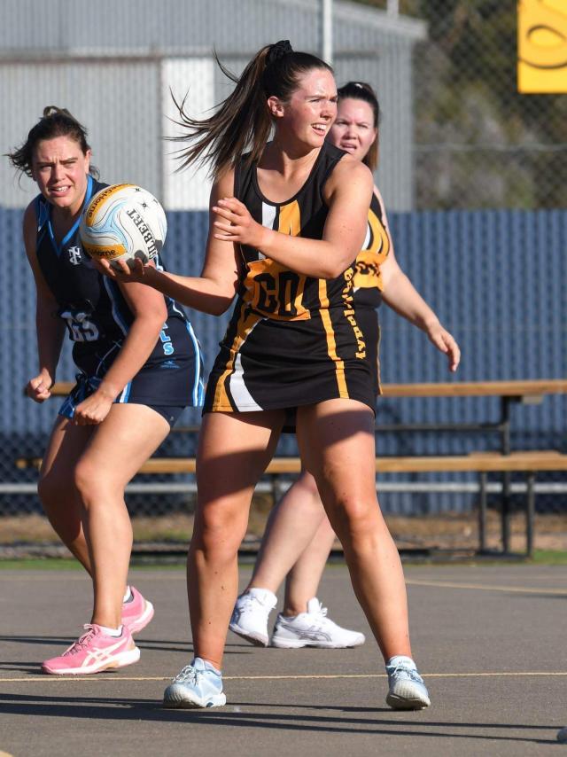 Netballers commemorate Anzac spirit | The Murray Valley Standard